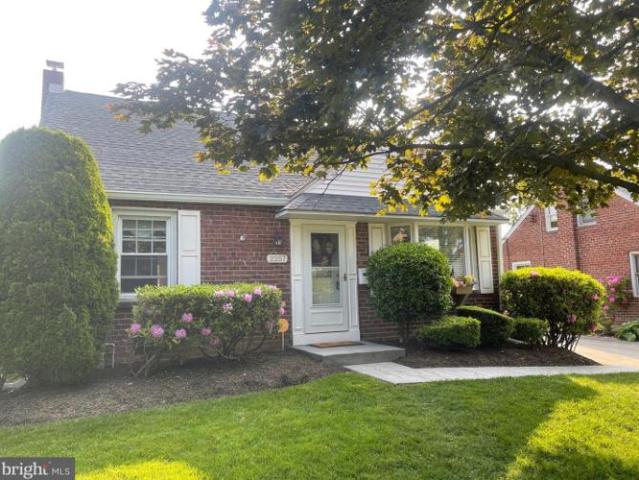 2257 Avon Rd, Ardmore, PA 19003
