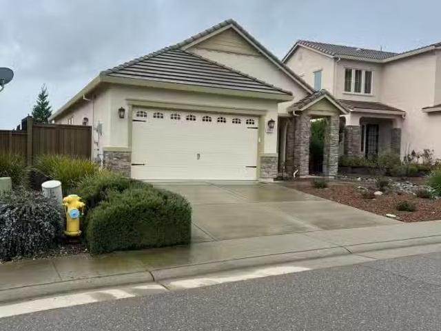 2257 Hayloft Dr, Folsom, CA 95630