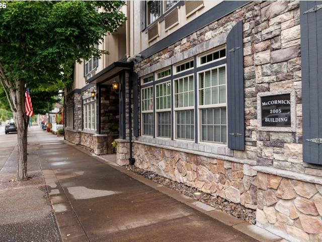 22582 sw main st # 303