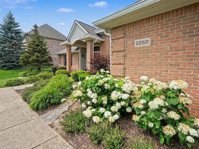 2258 Woodview Lane