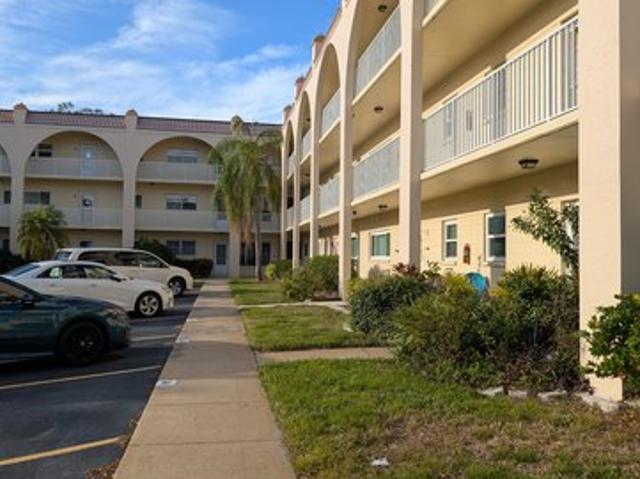2258 World Parkway Blvd W Apt 10, Clearwater, FL 33763