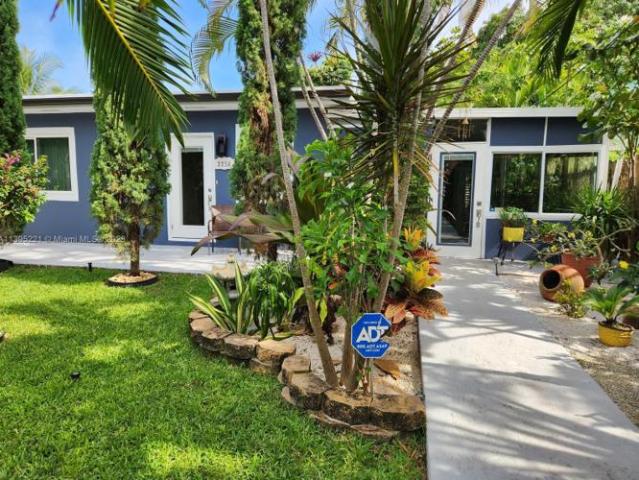 2258 15th St SW, Miami, FL 33145