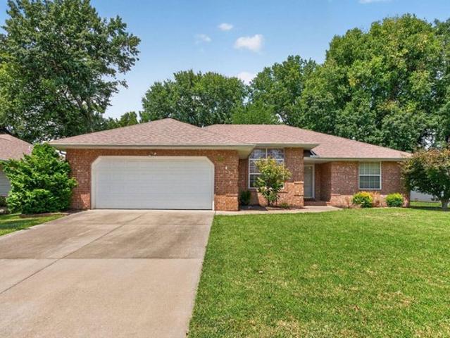2259 W Cantebury St, Springfield, MO 65810