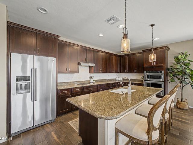 22503 e calle de flores