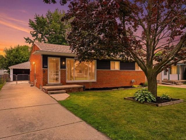 22507 Socia St, Saint Clair Shores, MI 48082
