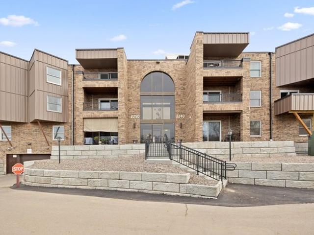 2250 Midland Grove Rd Apt 307, Roseville, MN 55113