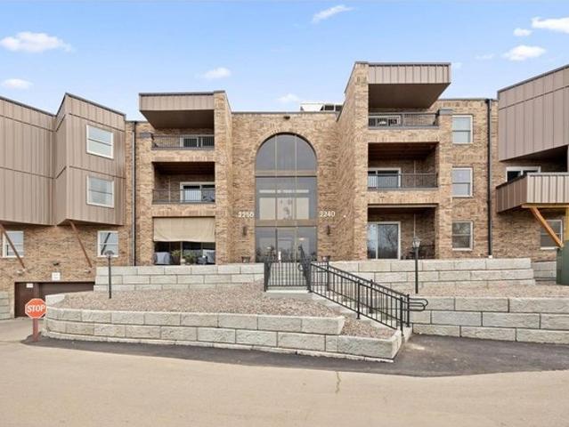 2250 Midland Grove Rd Apt 307, Roseville, MN 55113