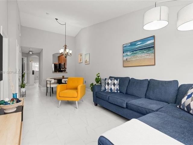 2250 NW 78th Ave Apt 202, Pembroke Pines, FL 33024