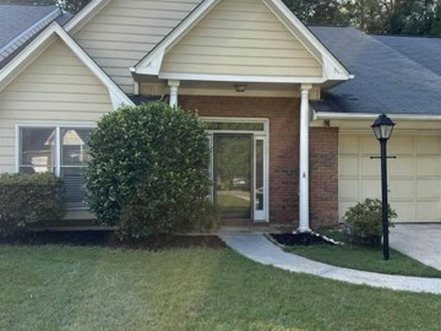 2250 Ascot Ln, Birmingham, AL 35216