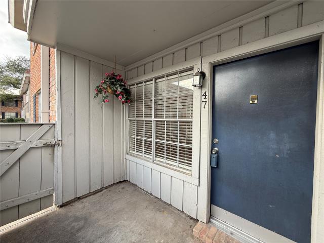 2250 Bering Dr, Unit 47, Houston, TX 77057 | MLS #89277 | Compass