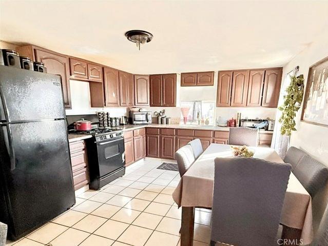 2250 Darby St Spc 24, San Bernardino, CA 92407