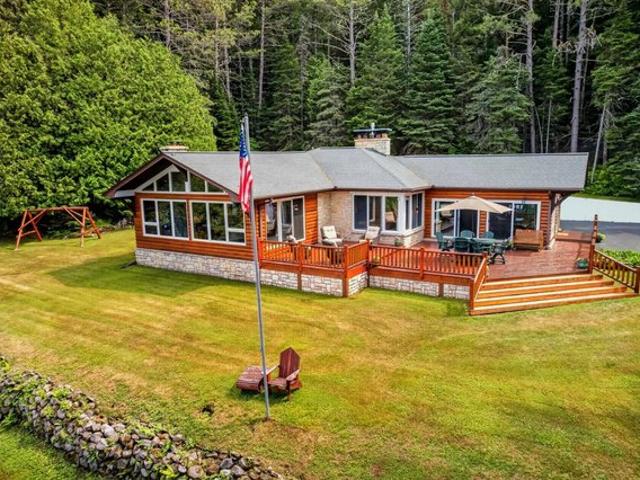 2250 Gunderson Ln, Phelps, WI 54554