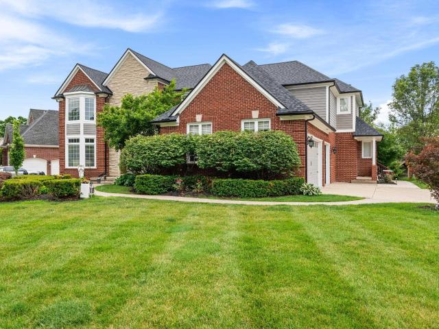2250 Hawthorne Drive