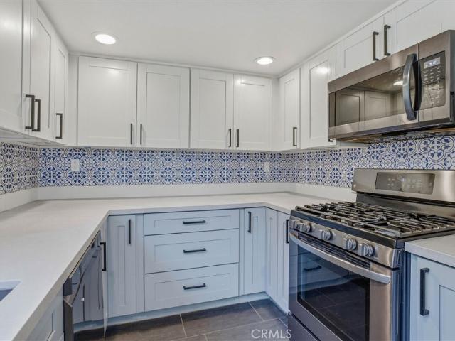 2250 King Ct 84