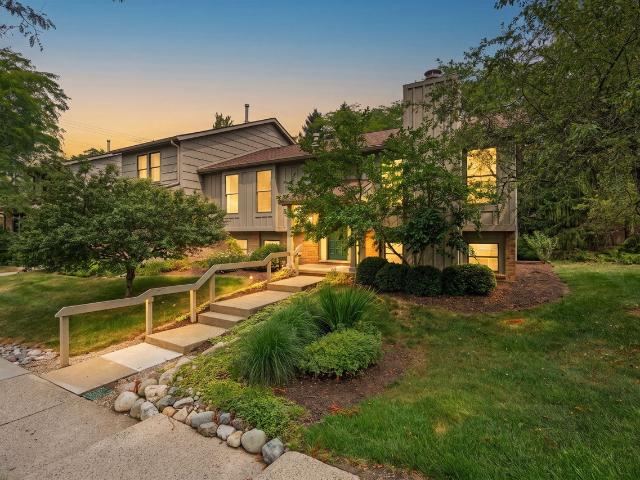 2250 Rivenoak Court