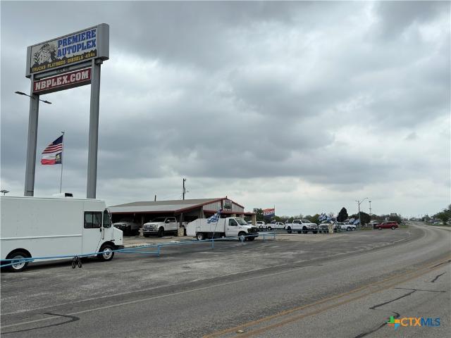 2250 S I 35 Expressway