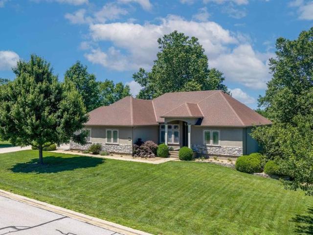 2250 W Country Club Dr, Sedalia, MO 65301