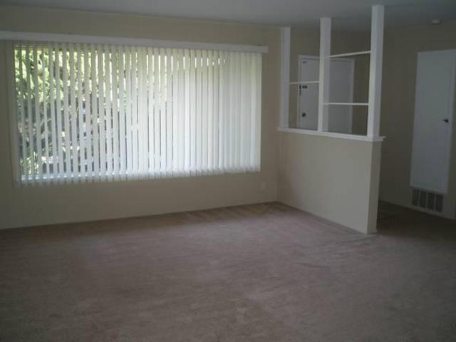 $2250 / 2br LARGE APARTMENT TOTALLY UPGRADED IN BARRON PARK NEIGHBORHOOD