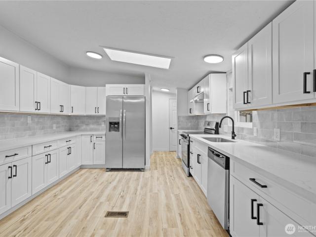 22510 th Street E