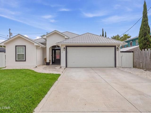 22519 Lakeview Dr, Panama City Beach, FL 32413