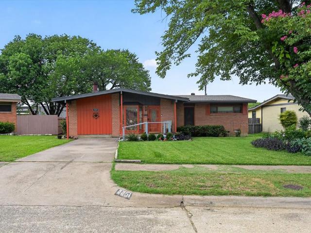 2251 Myrtlewood Drive