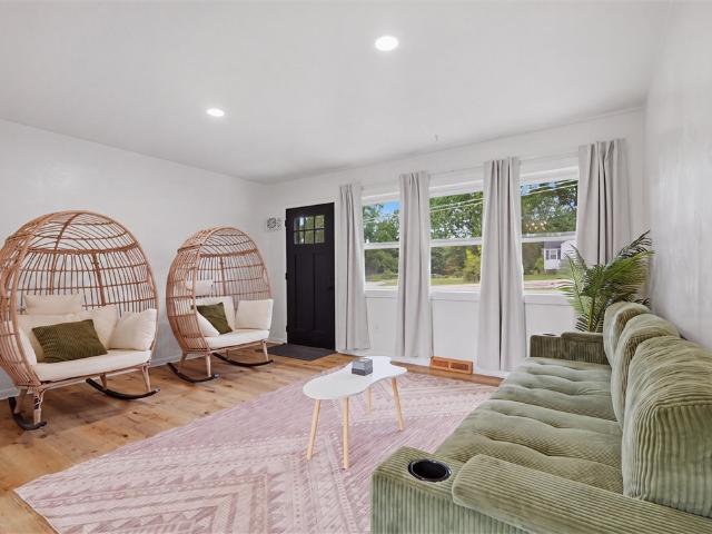 2251 Mercer West Middlesex Rd