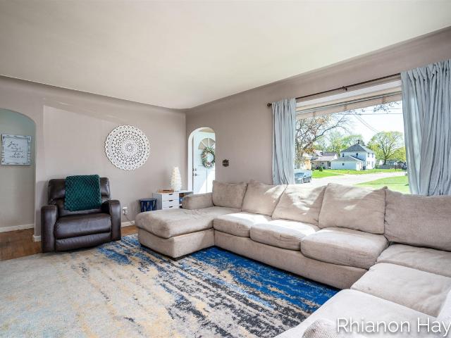 2251 Meurs Court