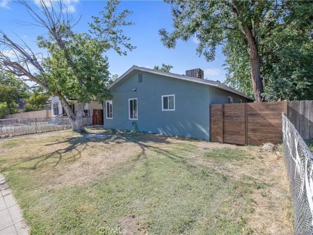 2251 E Clay Avenue