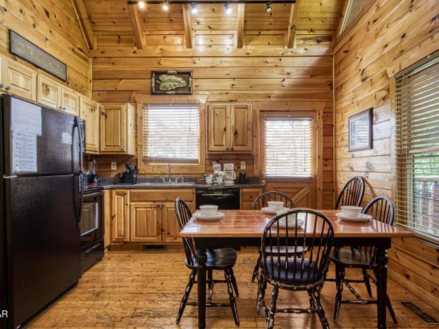 2251 Upper Middle Creek Road 4
