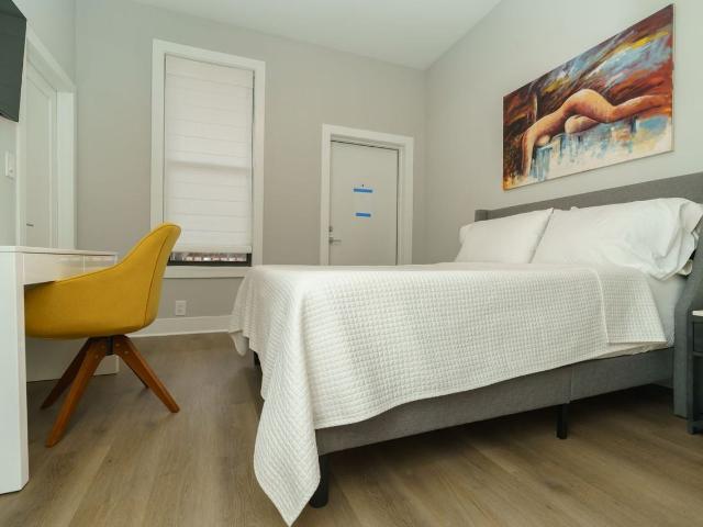 2252 N Clark St 2 Bedroom Apartment for Rent at 2252 N Clark St, Chicago, IL 60614 Lincoln Park