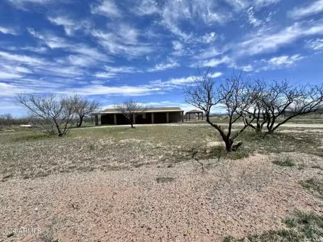 2252 N HUMMINGBIRD RD, HUACHUCA CITY, AZ 85616 Mobile Home For.