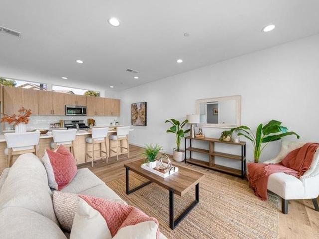2252 Calle Chanate, San Diego, CA 92139