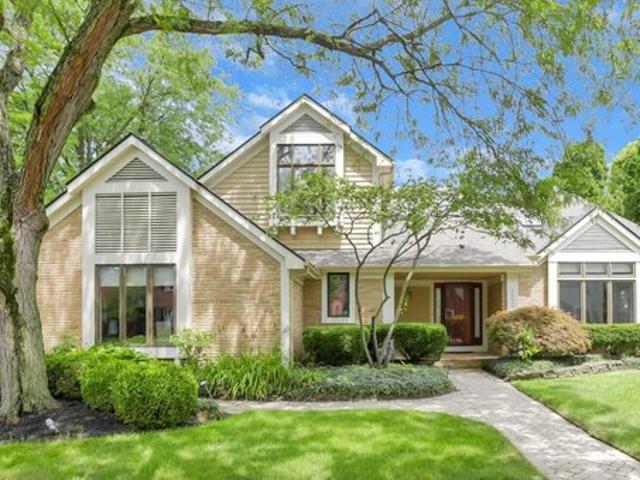 2252 Sedgwick Dr, Columbus, OH 43220