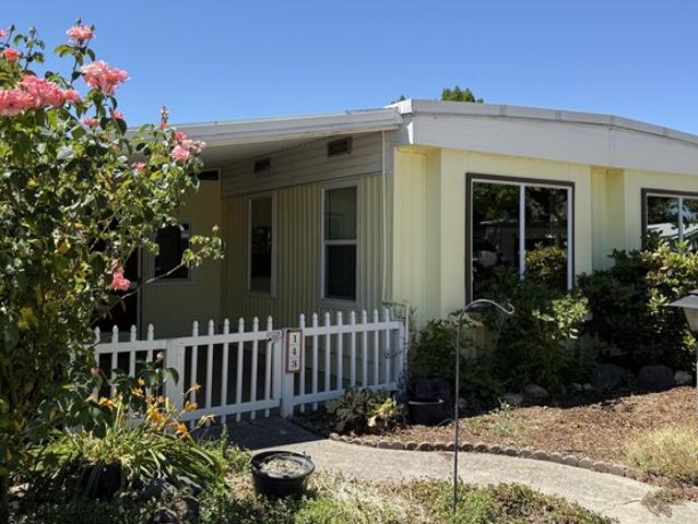 2252 Table Rock Rd Spc 143, Medford, OR 97501