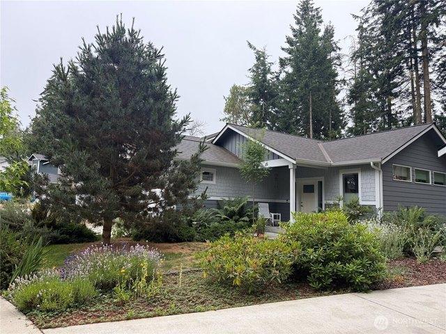 2252 W Rosecrans Ct, Port Townsend, WA 98368