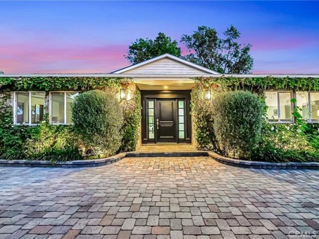 22535 Waterbury St, Woodland Hills, CA 91364