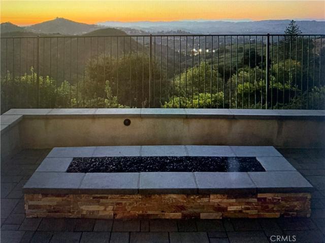 22535 Blueridge Ct, Calabasas, CA 91302 | MLS #SR26067 | Compass