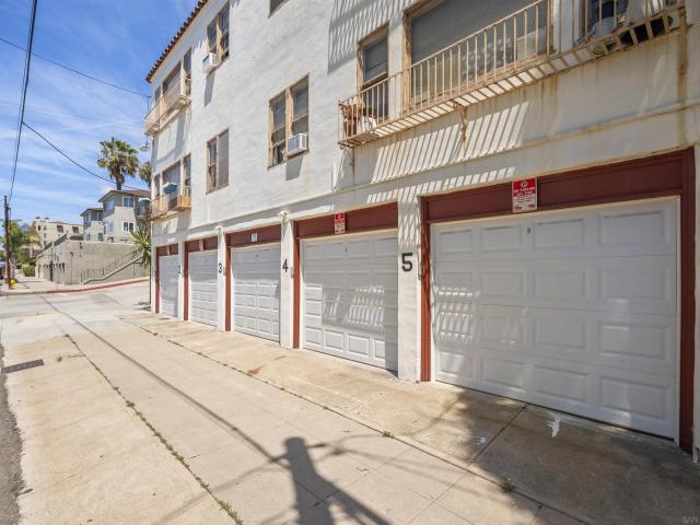 2253 Brant Street