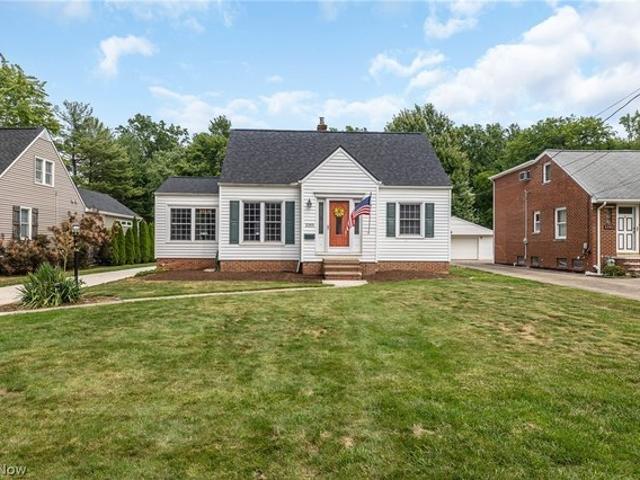 2253 Canterbury Rd, Westlake, OH 44145