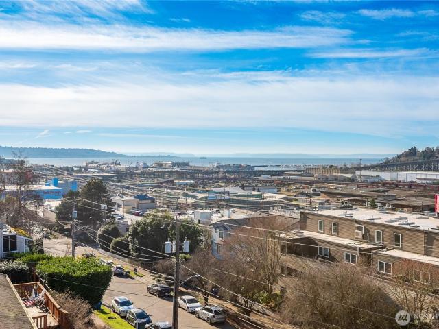 2253 Gilman Drive W # 406