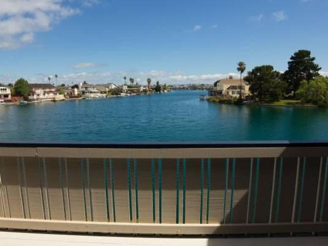 $2253 / 1br 712ft² Spectacular Sunsets from our vast Waterfront Patios!