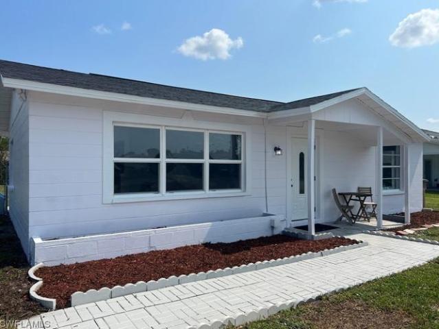 2253 8th Pl, Lehigh Acres, FL 33936