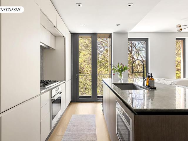 225 14TH Street 301