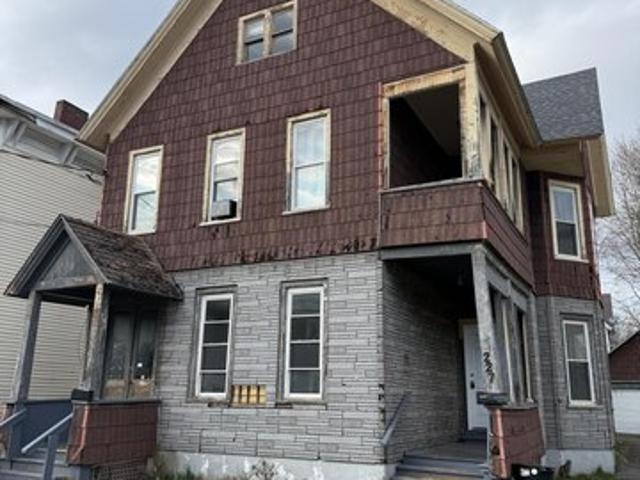 225 227 Grand St, Amsterdam, NY 12010