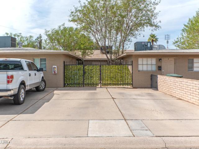 225 229 W Glenrosa Avenue