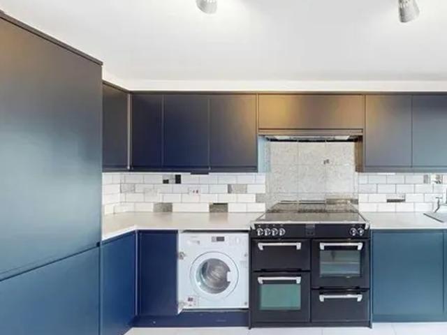 225 247 Weedington Road, London, NW5 4PR, United Kingdom | 3 bed apartment for rent #137838379 | Rentberry