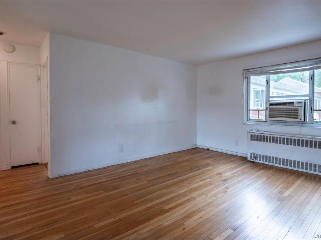 225 24 Manor Road 814