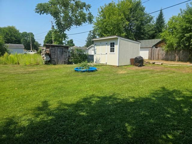 225 4th Street NE