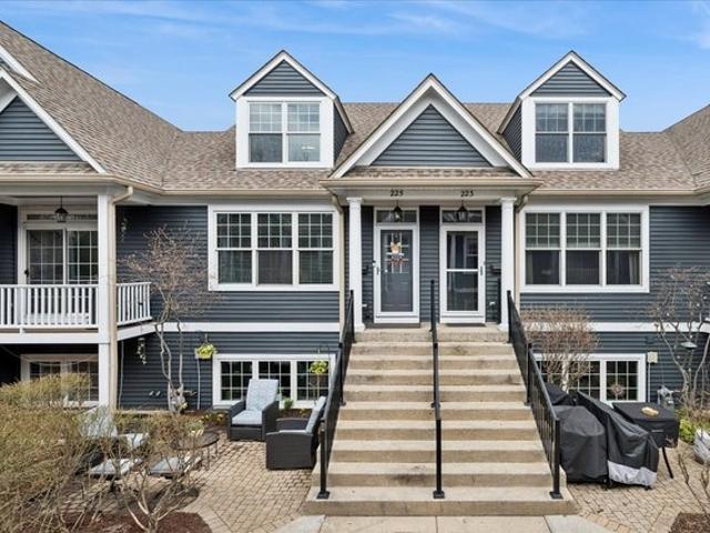 225 5th St, Libertyville, IL 60048