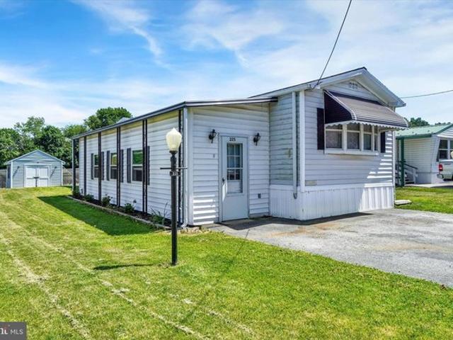 225 Country Ridge Dr, York, PA 17408